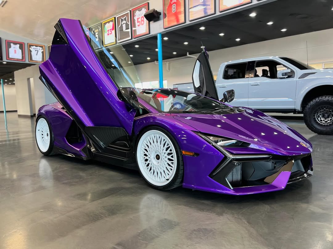 Champion Motoring - Buy. Sell. customize.